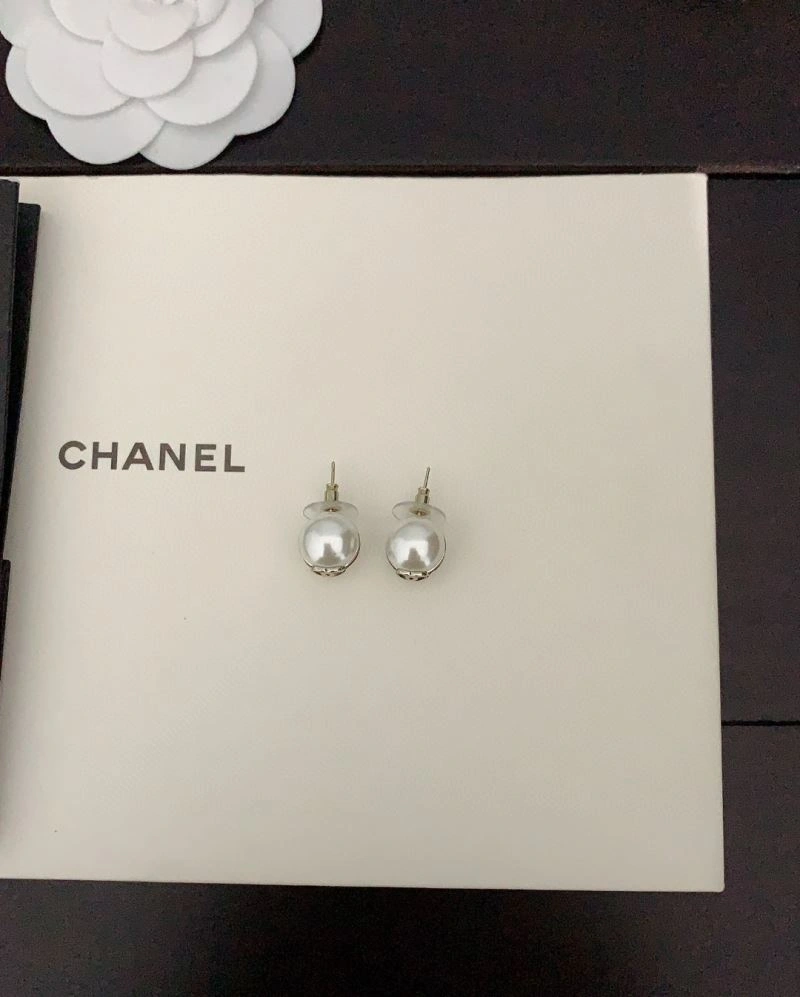 Top mirror Chanel Earrings