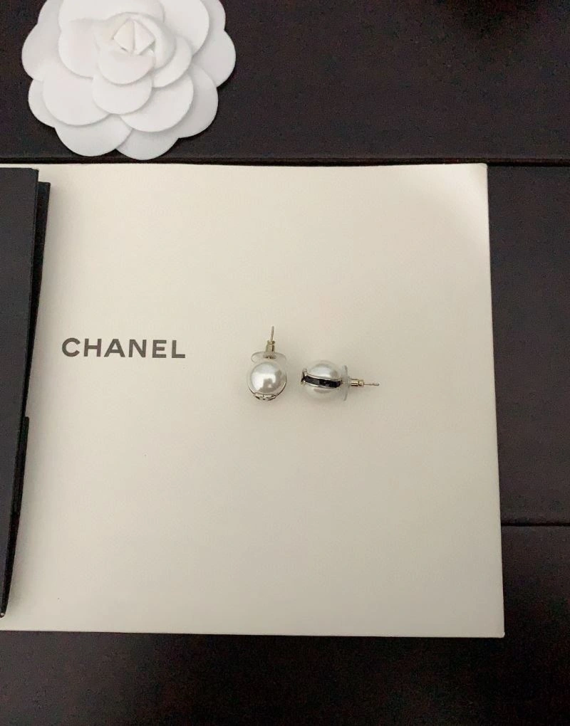 Top mirror Chanel Earrings