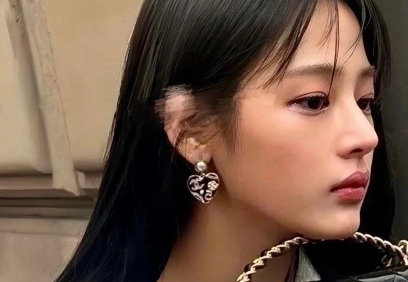 High fidelity Chanel Earrings