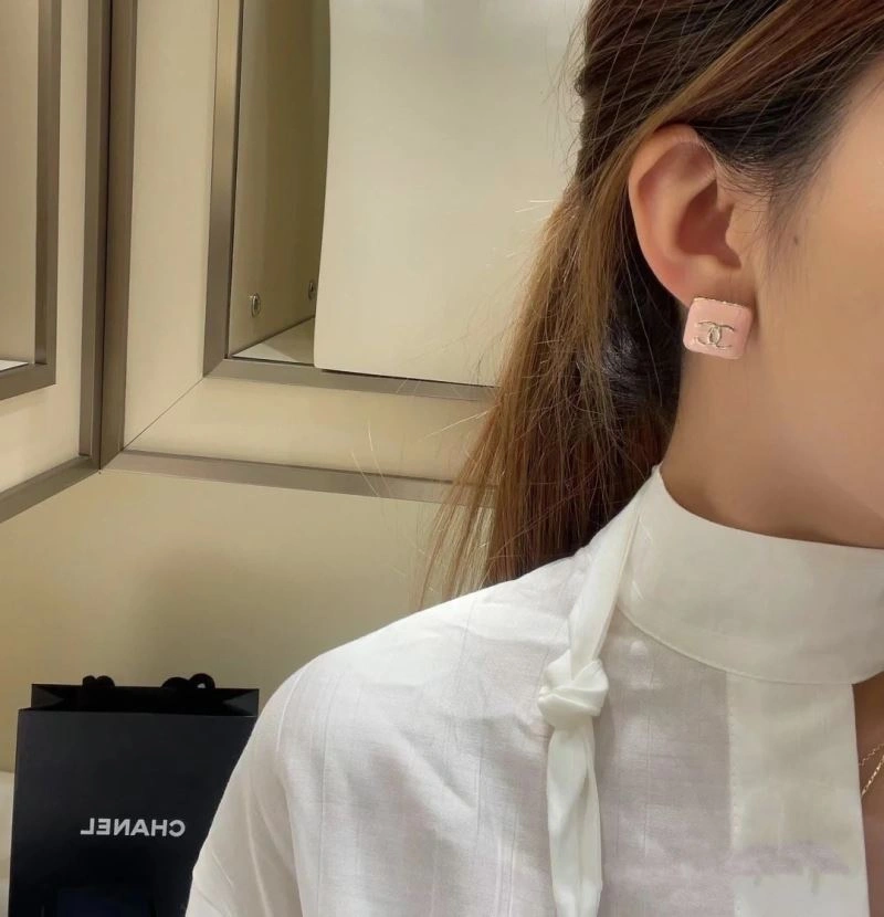 High accuracy Chanel Earrings
