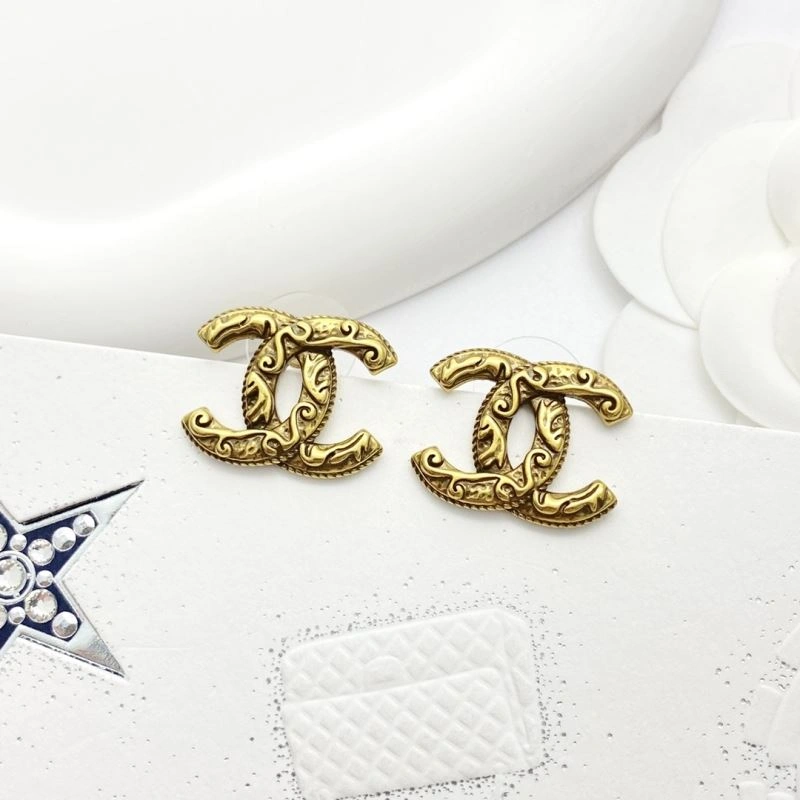 Top match Chanel Earrings