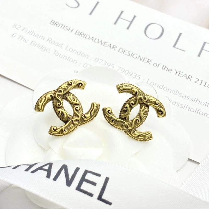 Top match Chanel Earrings
