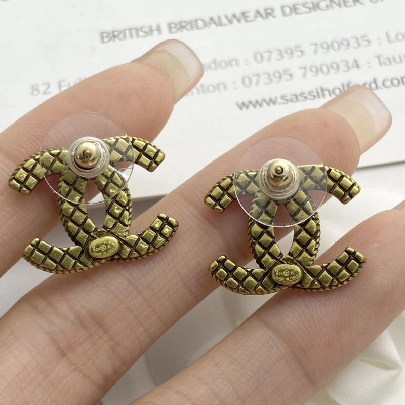 Top match Chanel Earrings