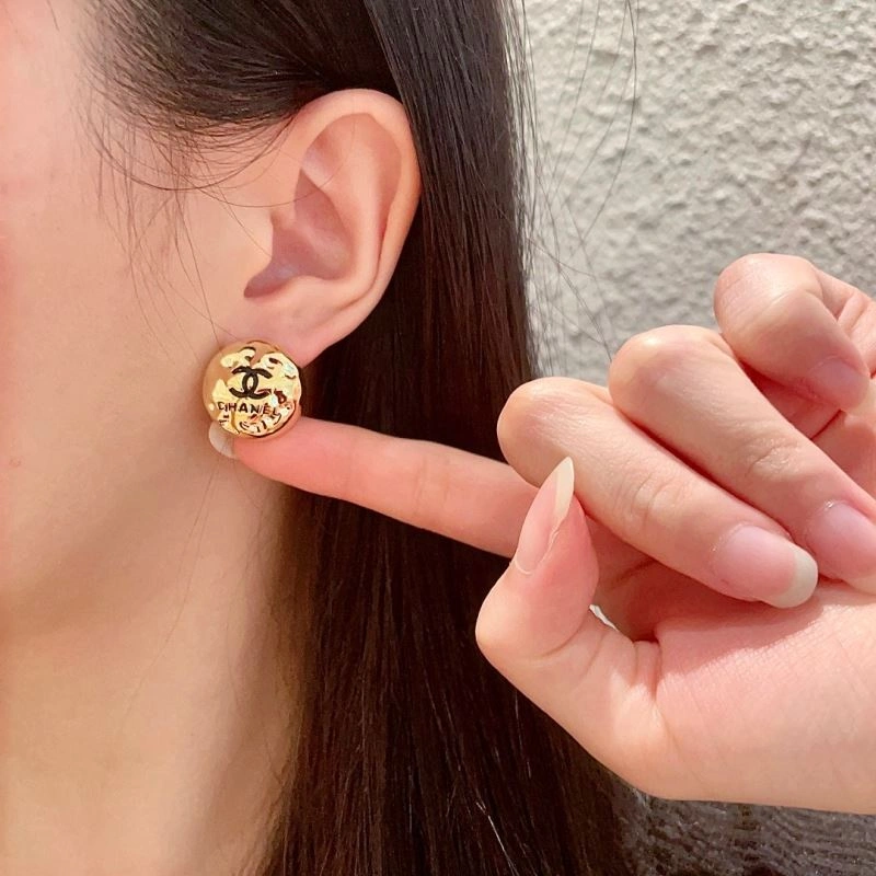 Top match Chanel Earrings