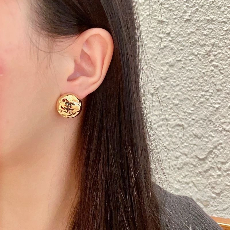Top match Chanel Earrings