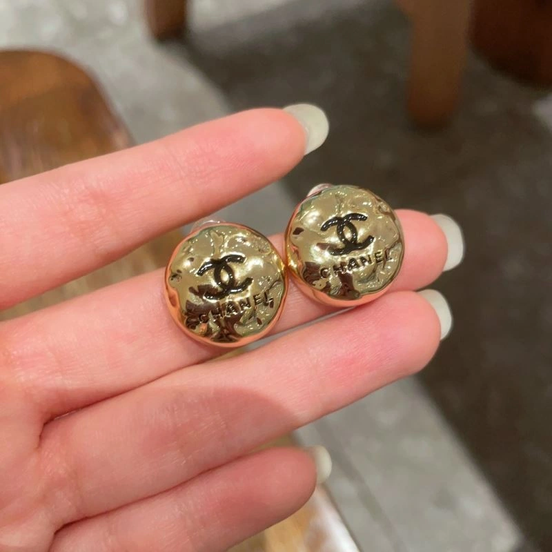 Top match Chanel Earrings