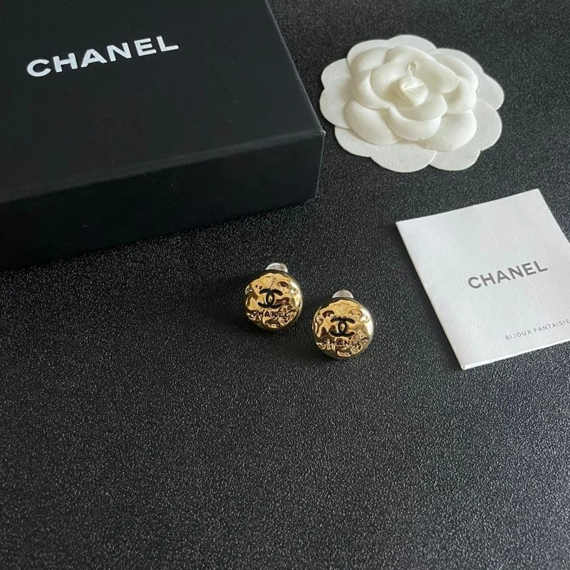 Top match Chanel Earrings