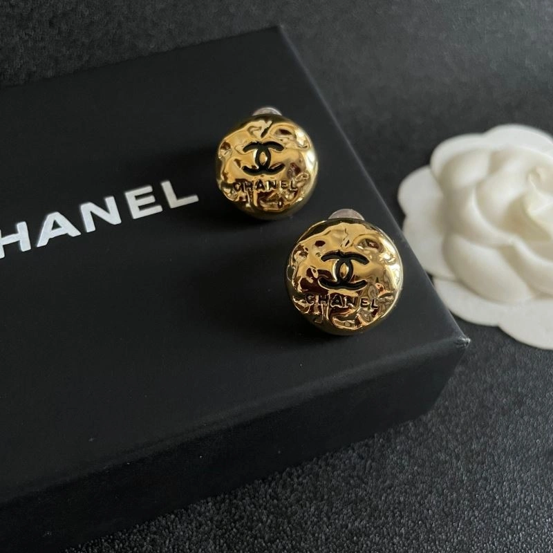 Top match Chanel Earrings