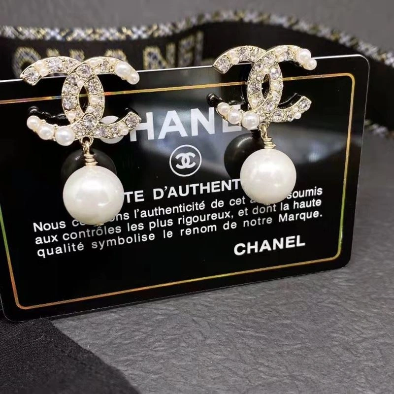 Top match Chanel Earrings
