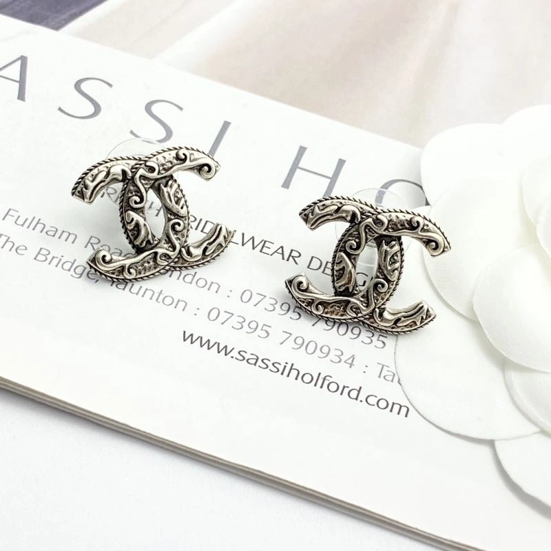 Top match Chanel Earrings