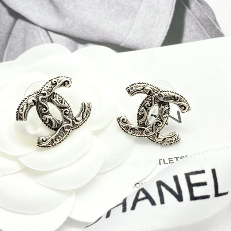 Top match Chanel Earrings
