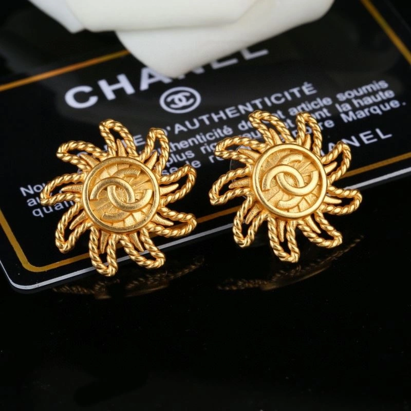 Top match Chanel Earrings
