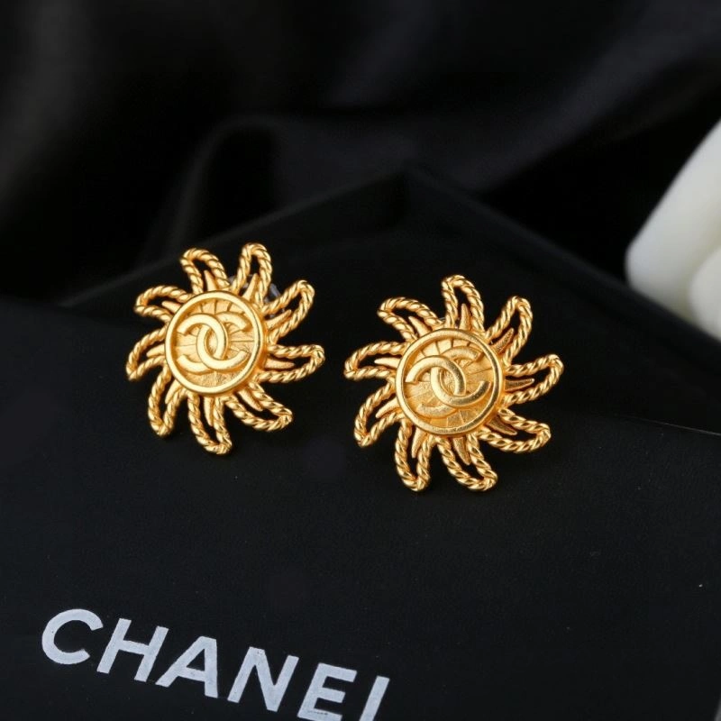 Top match Chanel Earrings