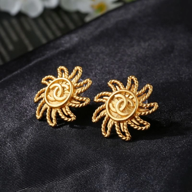 Top match Chanel Earrings