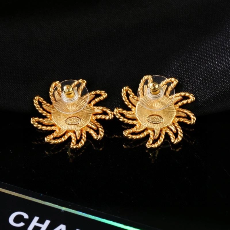 Top match Chanel Earrings