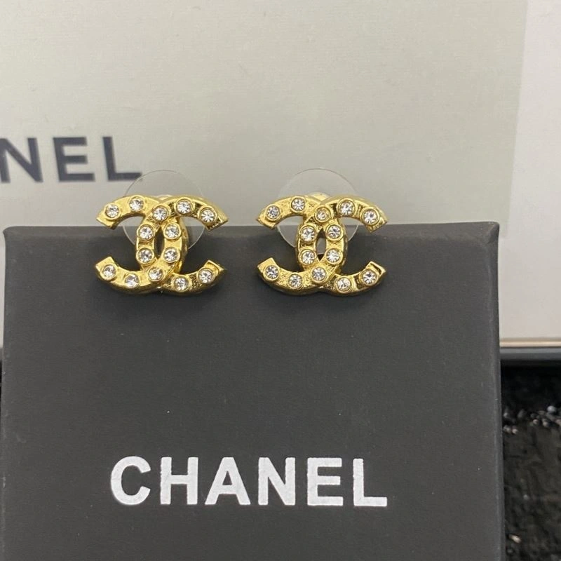 Top match Chanel Earrings