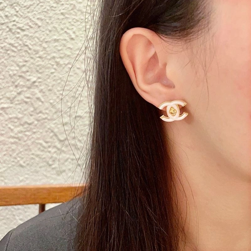 High accuracy Chanel Earrings