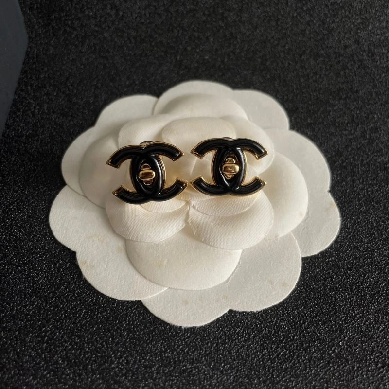 Top match Chanel Earrings