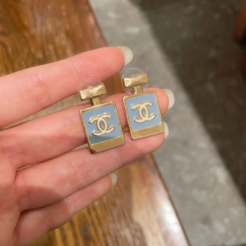 Accurate model Chanel Earrings