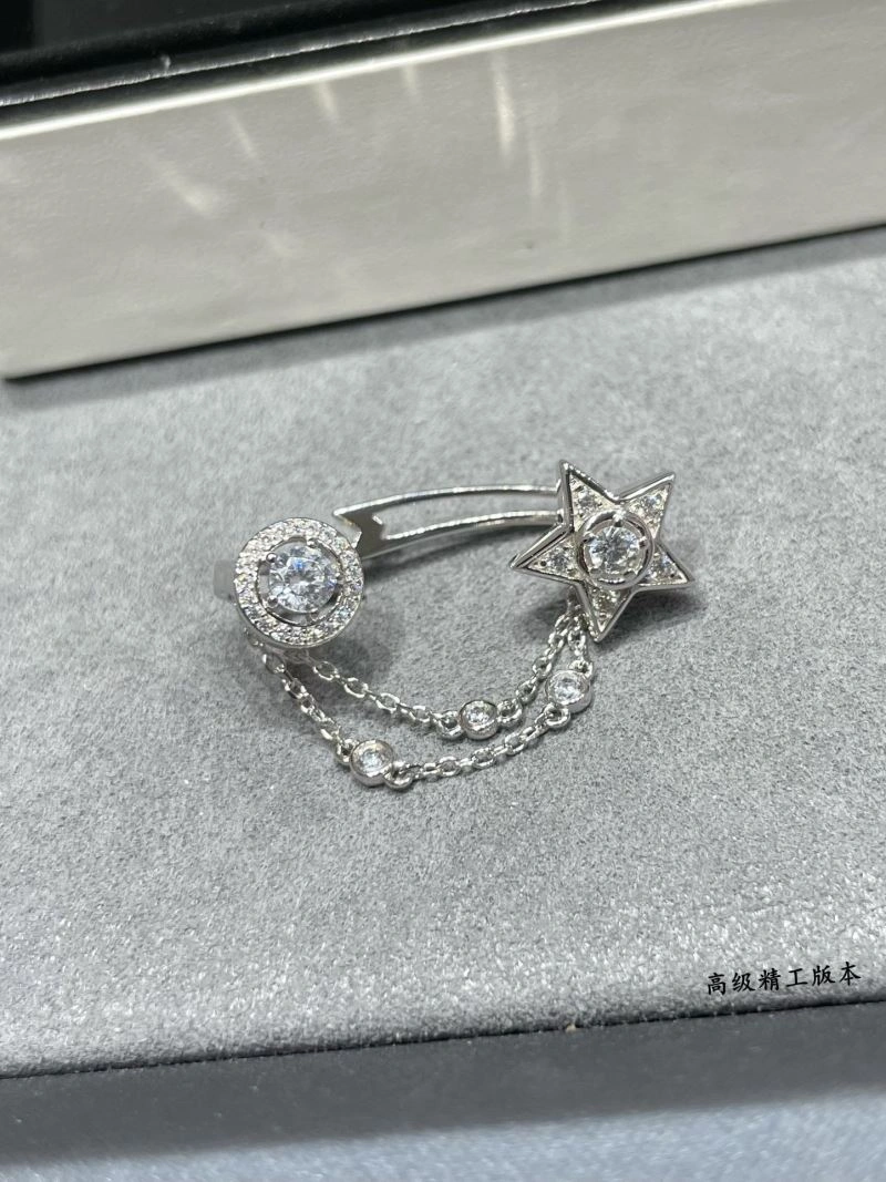 Top match Chanel Earrings