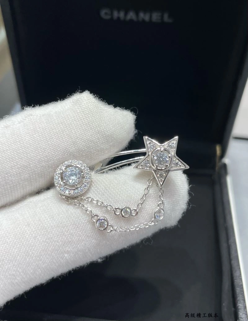 Top match Chanel Earrings