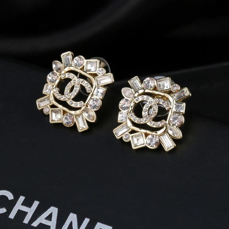 Top match Chanel Earrings