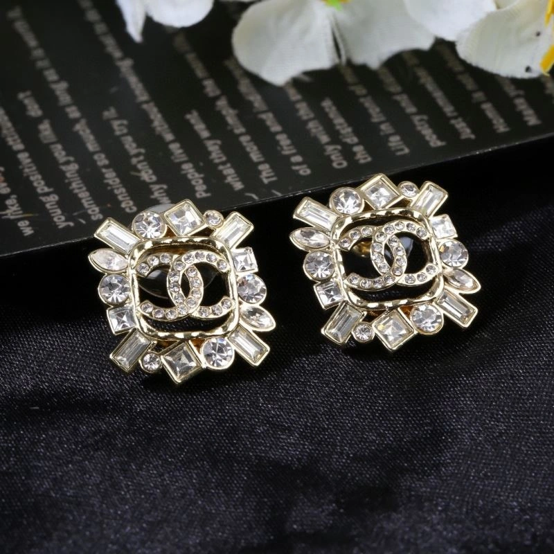 Top match Chanel Earrings