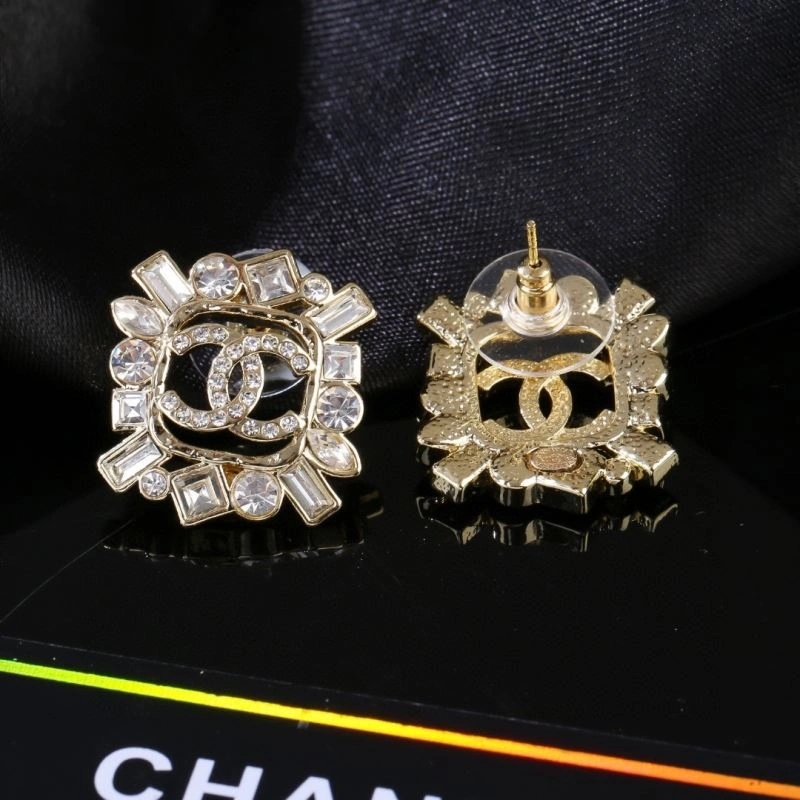 Top match Chanel Earrings