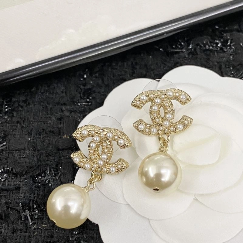 Top mirror Chanel Earrings