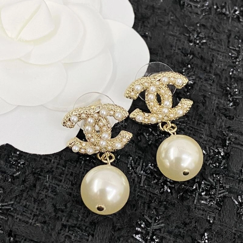 Top mirror Chanel Earrings