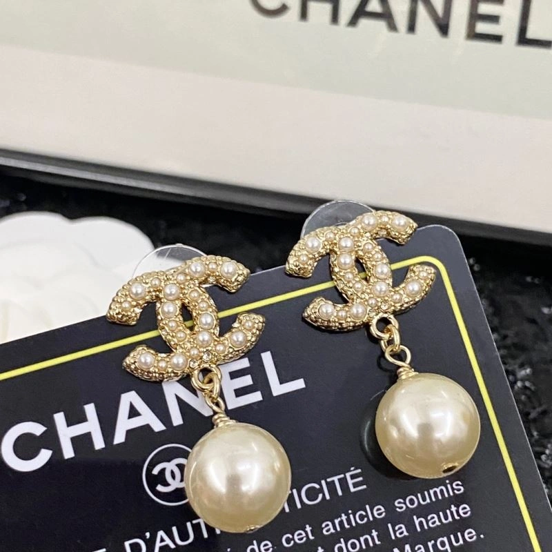 Top mirror Chanel Earrings