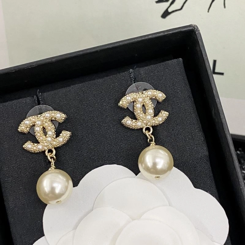 Top mirror Chanel Earrings