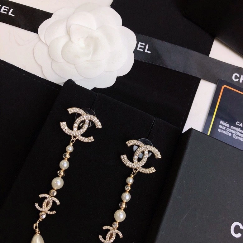 Top match Chanel Earrings