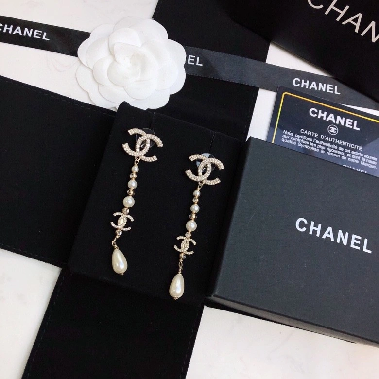 Top match Chanel Earrings