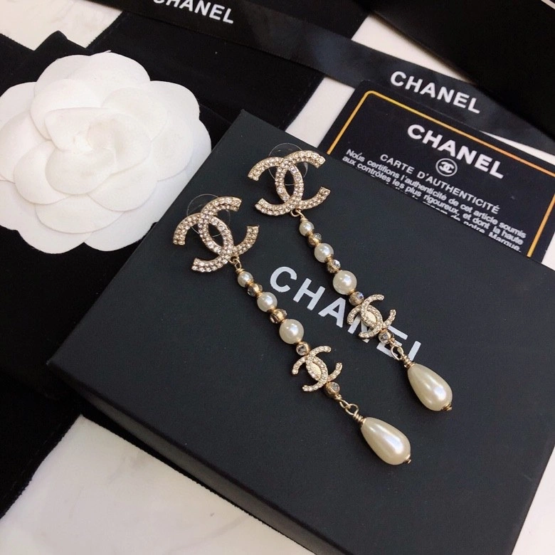 Top match Chanel Earrings