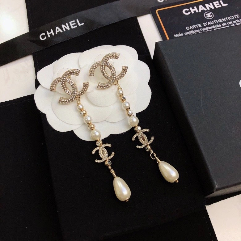 Top match Chanel Earrings