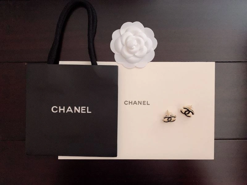 Top match Chanel Earrings