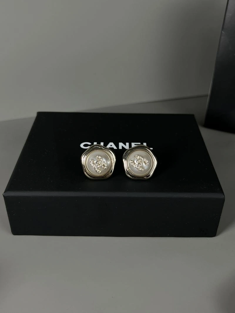 Top match Chanel Earrings