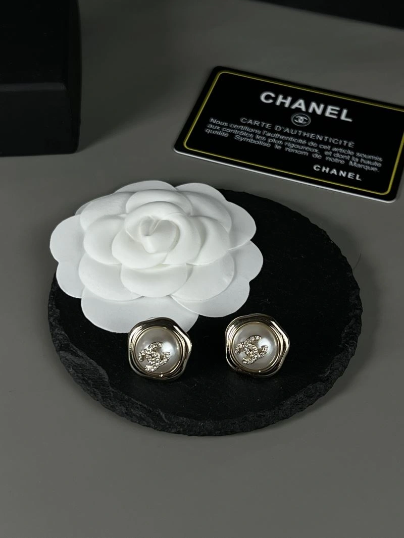 Top match Chanel Earrings