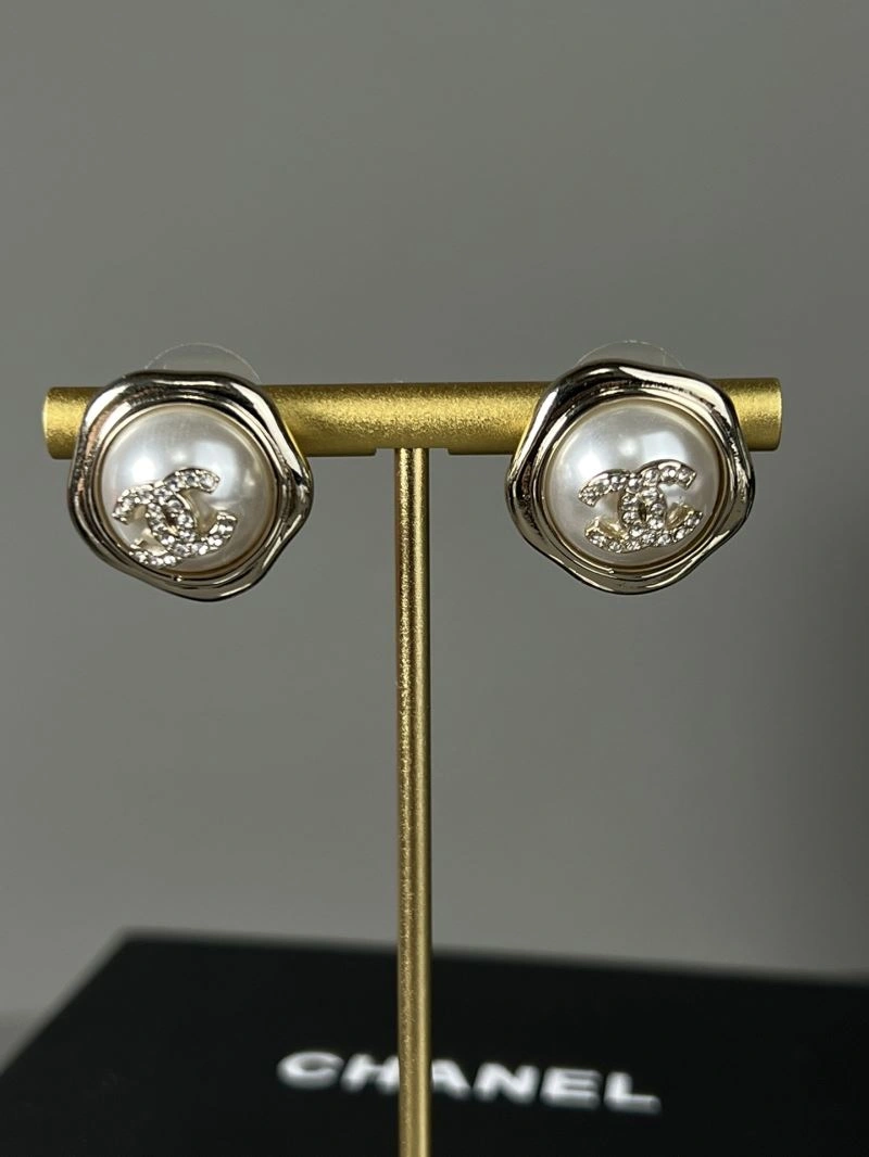 Top match Chanel Earrings
