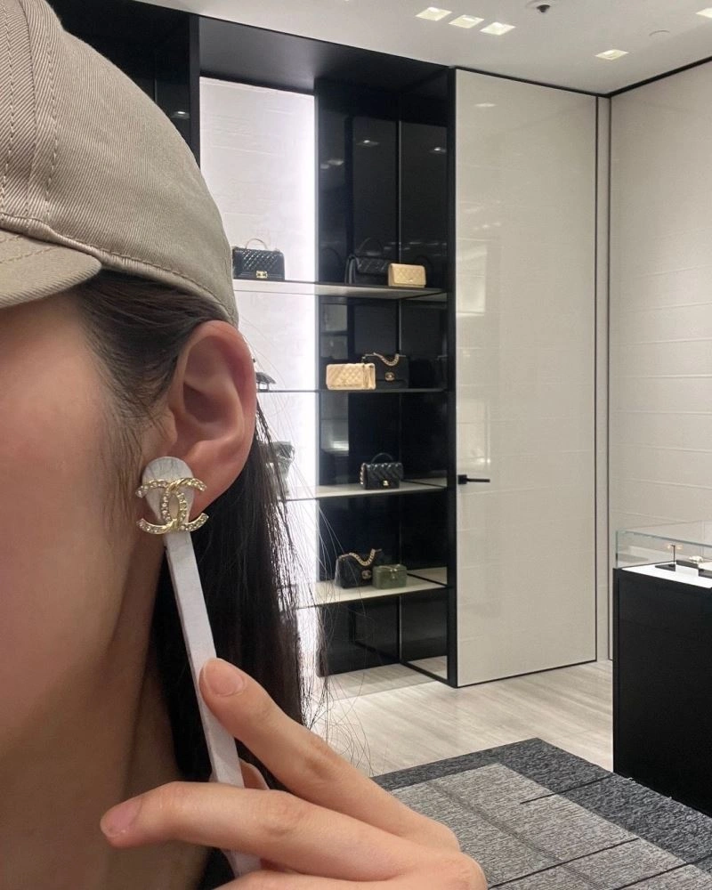 High fidelity Chanel Earrings