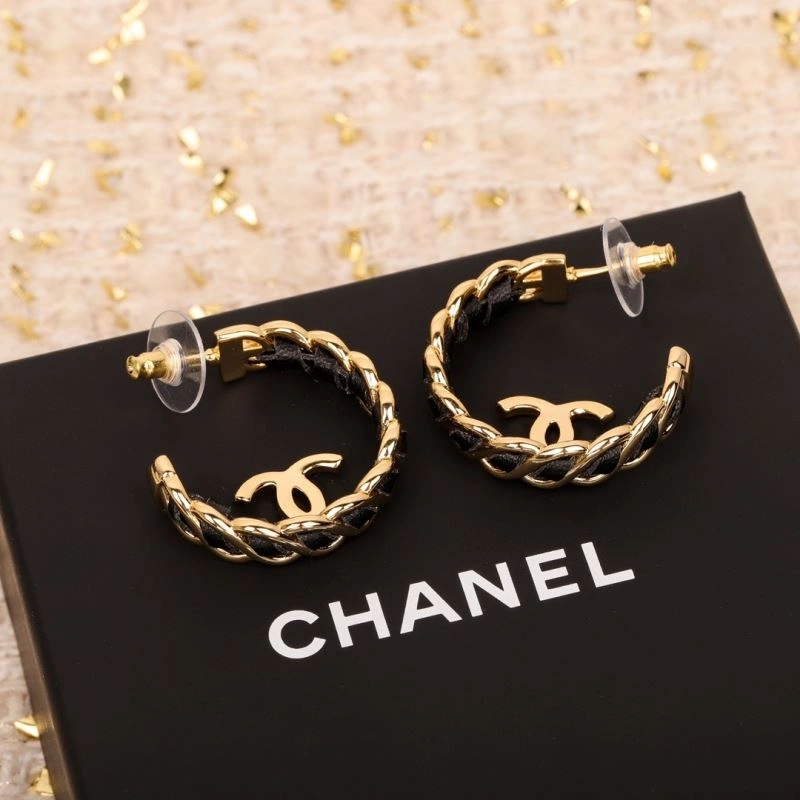 Top match Chanel Earrings