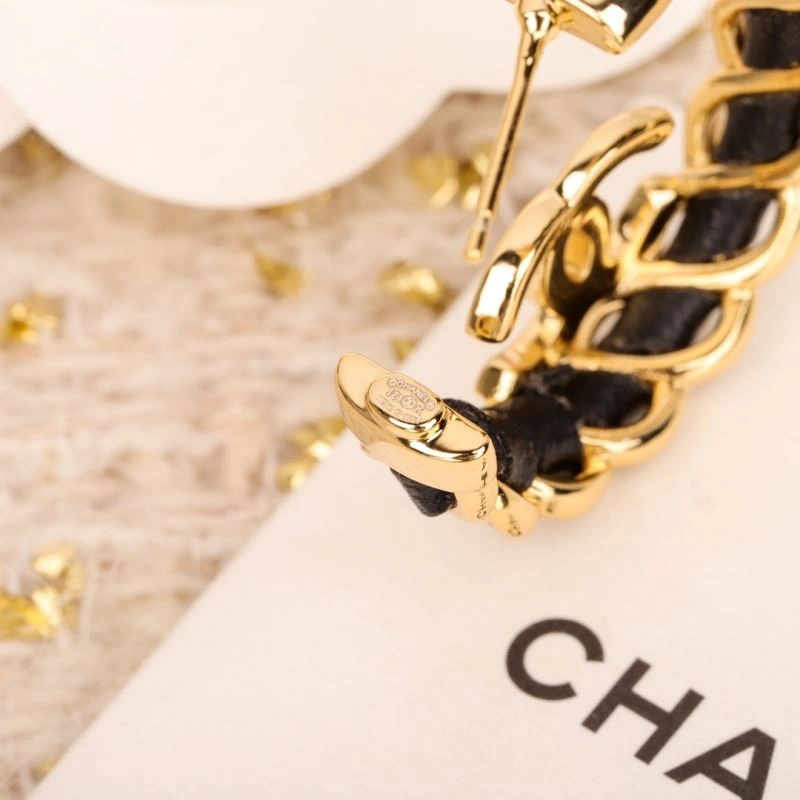 Top match Chanel Earrings