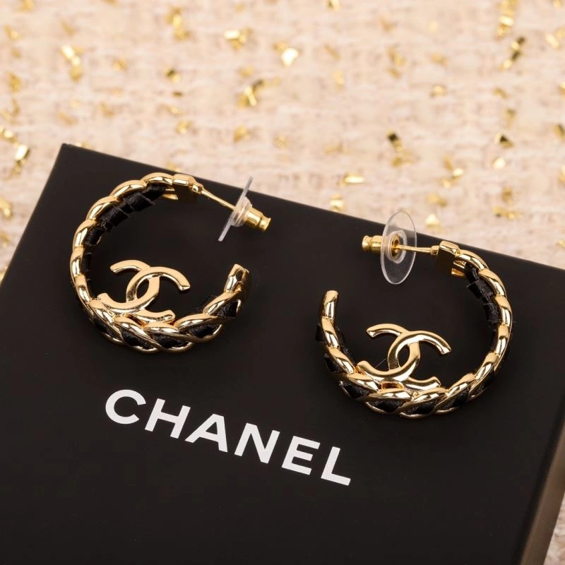 Top match Chanel Earrings