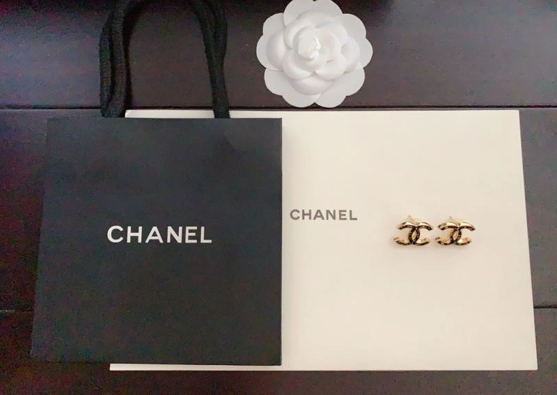 Top mirror Chanel Earrings