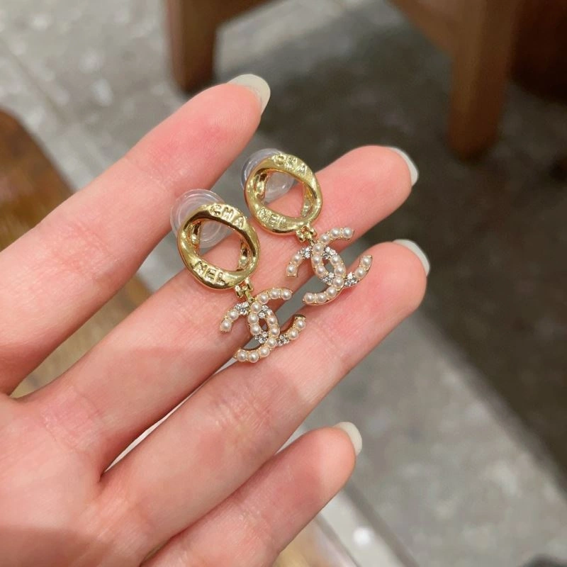Top mirror Chanel Earrings