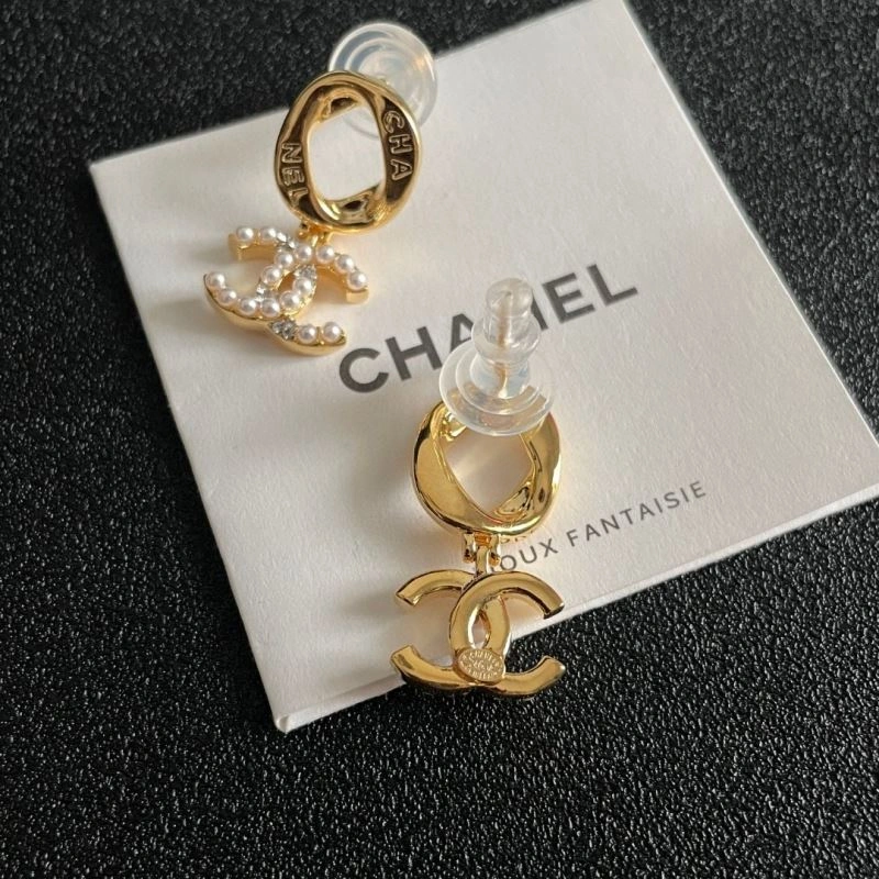 Top mirror Chanel Earrings