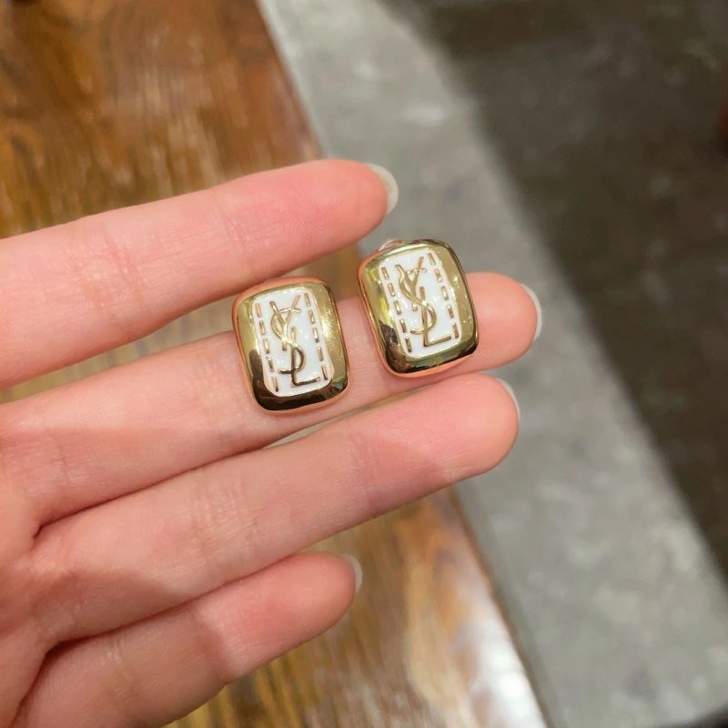 Top match Chanel Earrings