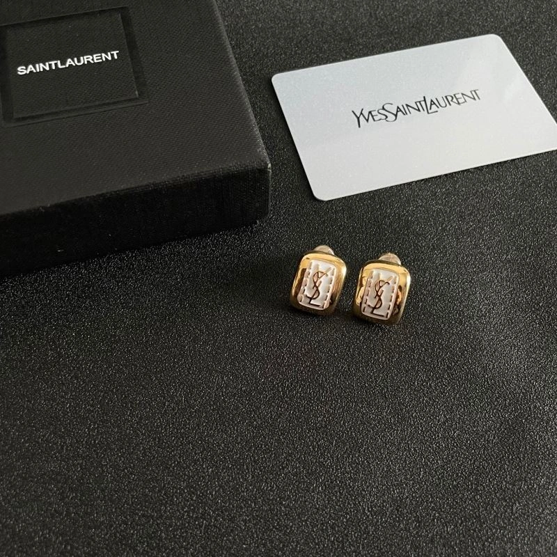 Top match Chanel Earrings