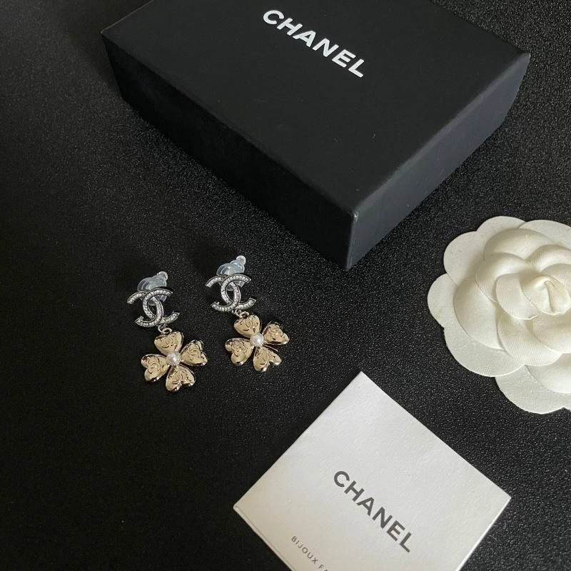 Top mirror Chanel Earrings
